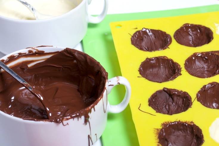 Mini Hot Chocolate Bomb Recipe for Warm Winter Drinks & Treats