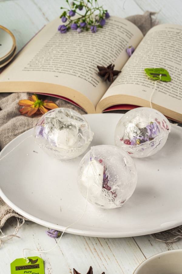 How to Make Green Tea Bombs with Edible Flowers - Becca Ink